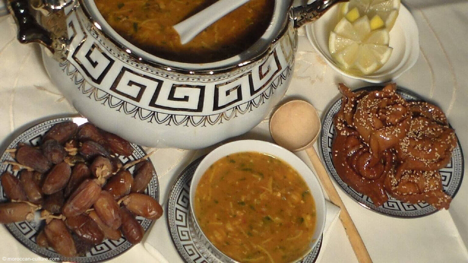 Moroccan Dishes: 10 Traditional Meals You Absolutely Must Try (Beyond ...